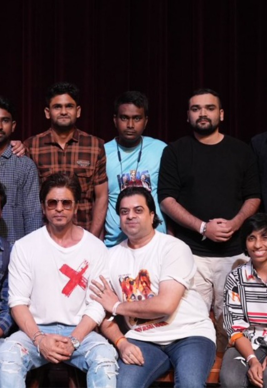 Sahil Ahmed, Andaman YouTuber, Meets Bollywood Icon Shah Rukh Khan ...